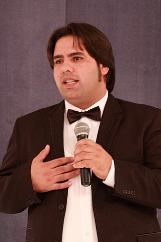 Top Famous People Born on October 21