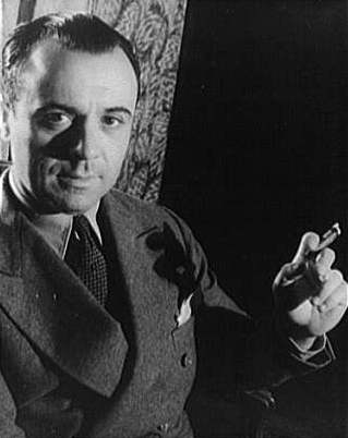 Top Famous People Born on November 28