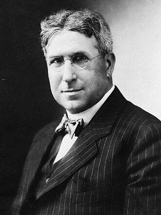 Top Famous People Born on November 28